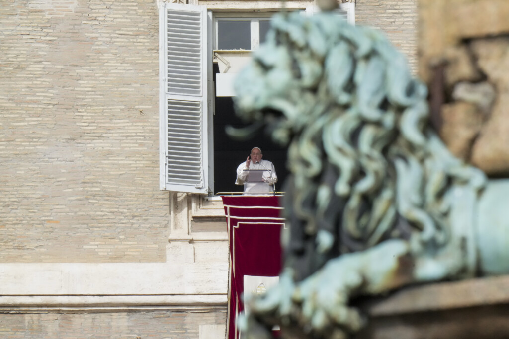 Pope: Young Couples Should Not Be Afraid to Bring Children into the ...