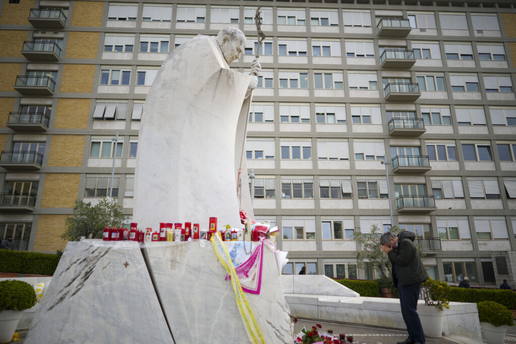 Pope: Holy See, the night was quiet, Pope rests - LaPresse News