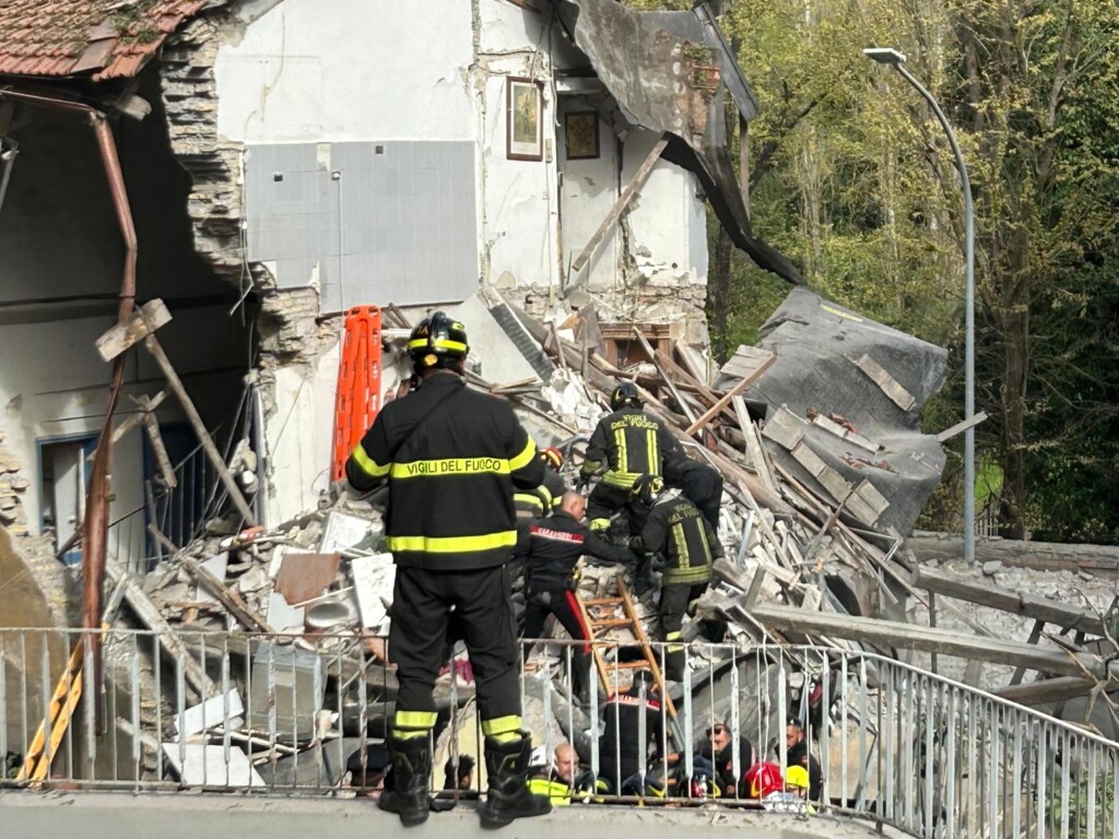 Rome, building explosion: man rescued alive from the rubble - LaPresse News