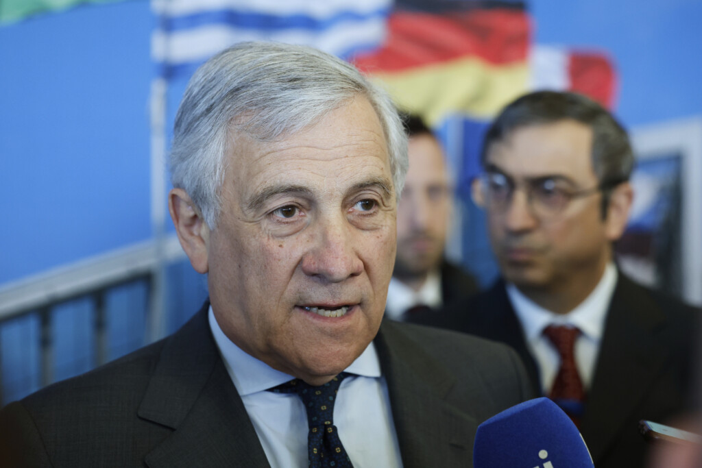 Tariffs, Tajani: "We must reflect calmly, a violent reaction only ...
