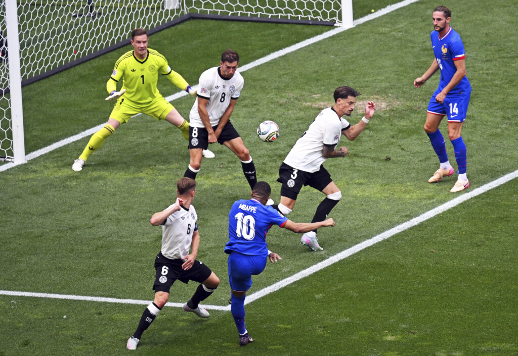 Football, Nations League: France third, Germany defeated 2–0 - LaPresse ...
