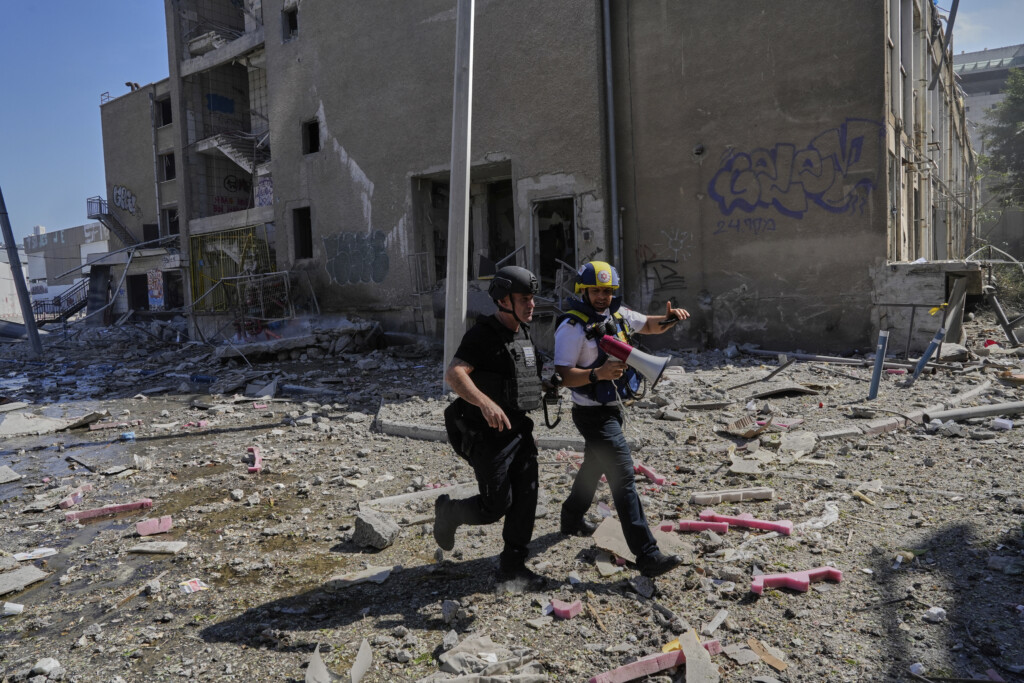 Iran: media reports missile strikes Haifa, causing serious damage ...