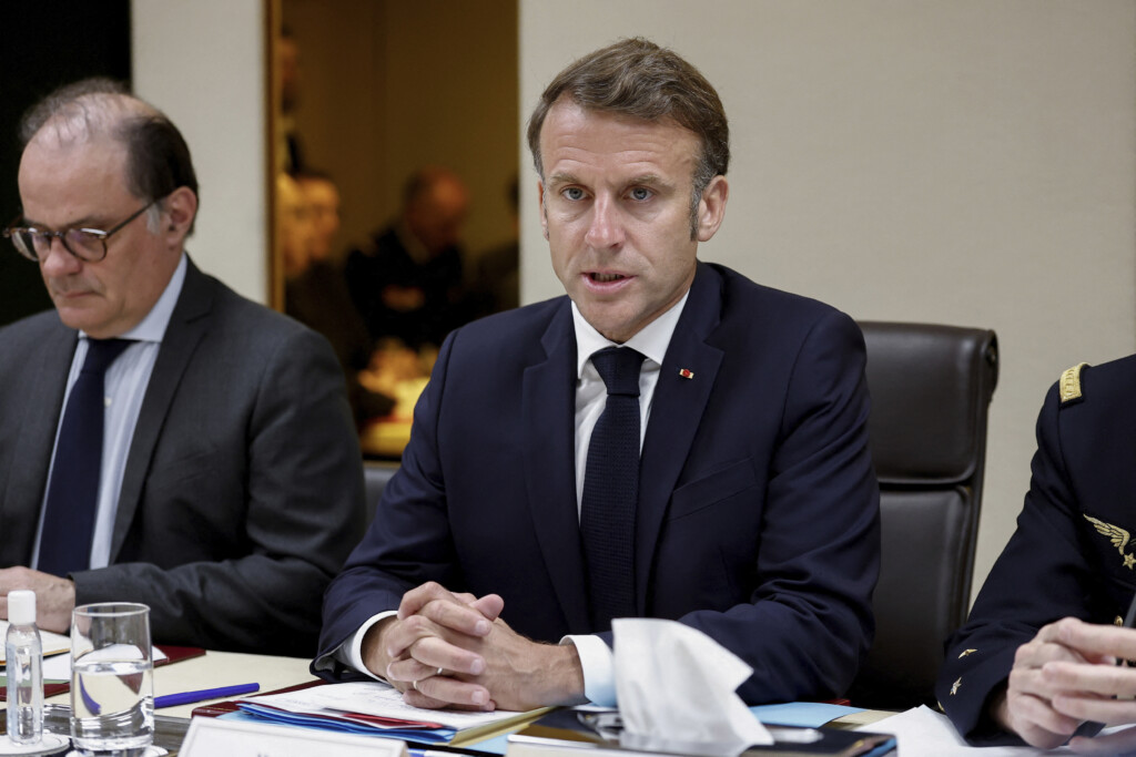 Iran, Macron opposed to regime change. "We cannot replace a people ...