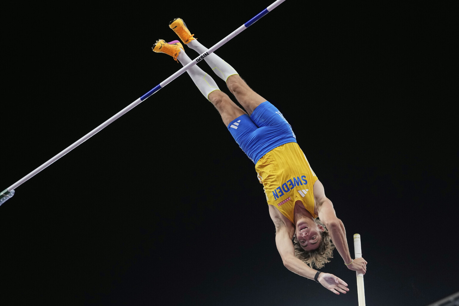 Athletics: Duplantis soars to 6.30m and sets new pole vault world record - LaPresse News
