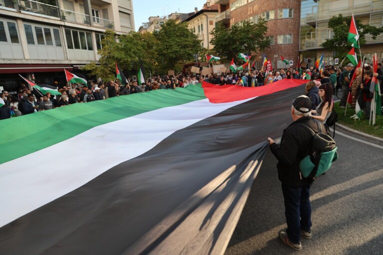 Italy-Israel, thousands march in support of Palestine in Udine ...