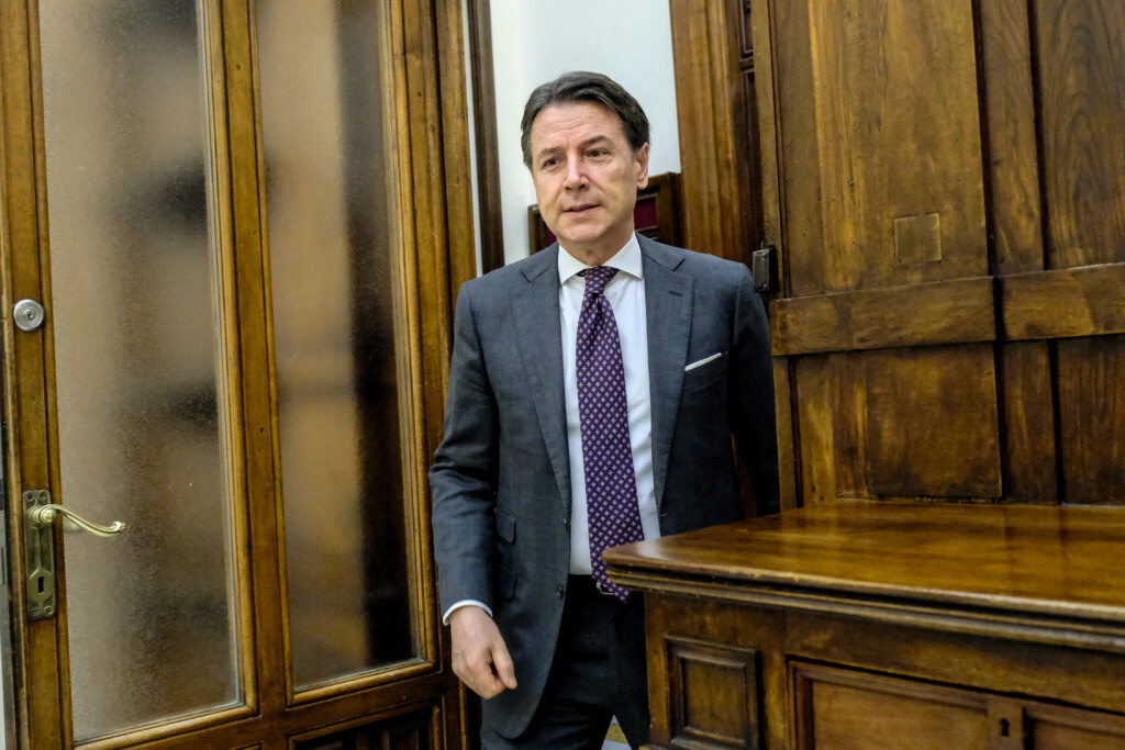 Venezuela, Conte: “Meloni shows total subservience to the US ...