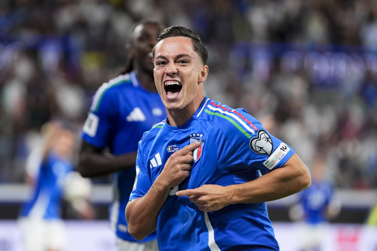 Transfer market, Atalanta move in on Raspadori: Roma competition ...