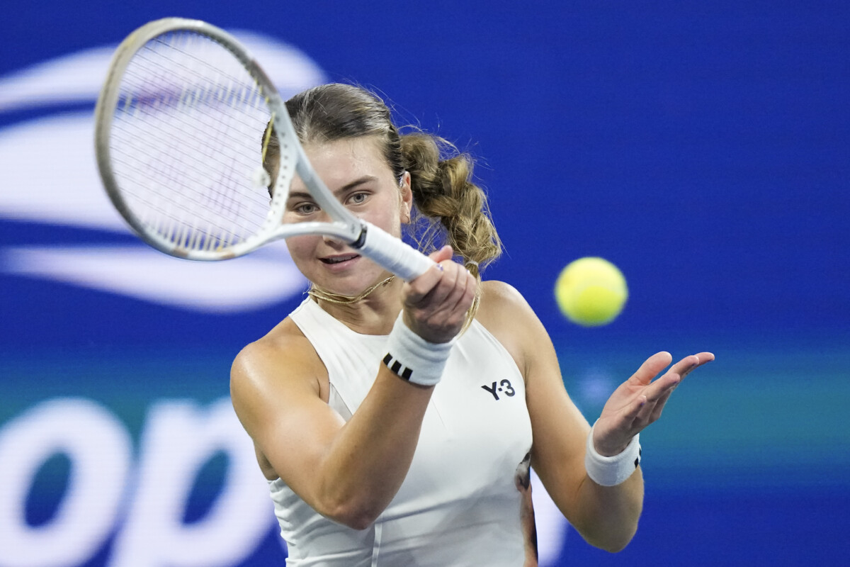 Australian Open, American Jovic to face Paolini in third round ...